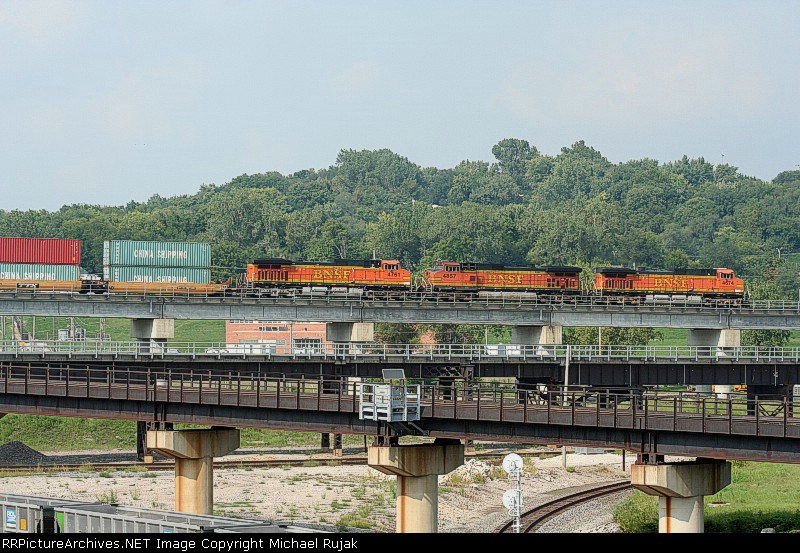 BNSF 4674